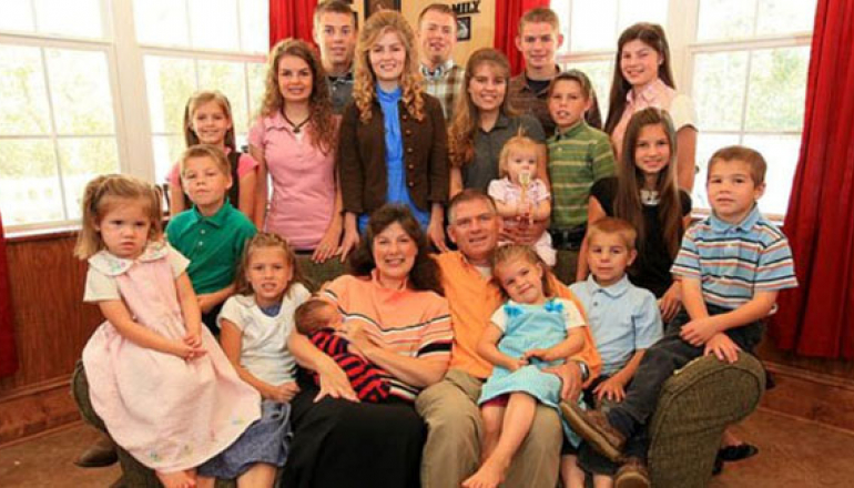 Family With 19 Kids Reveal Their Typical Food Shop And How They Make ...